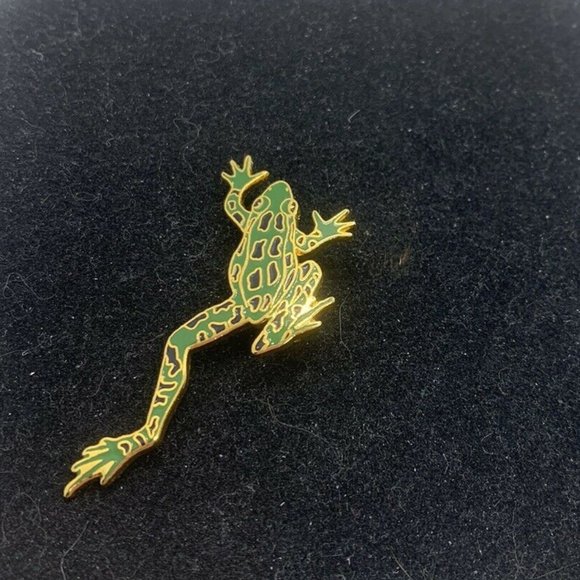Source Unknown | Accessories | Vintage Gold Tone Frog Lapel Pin Wgreen ...